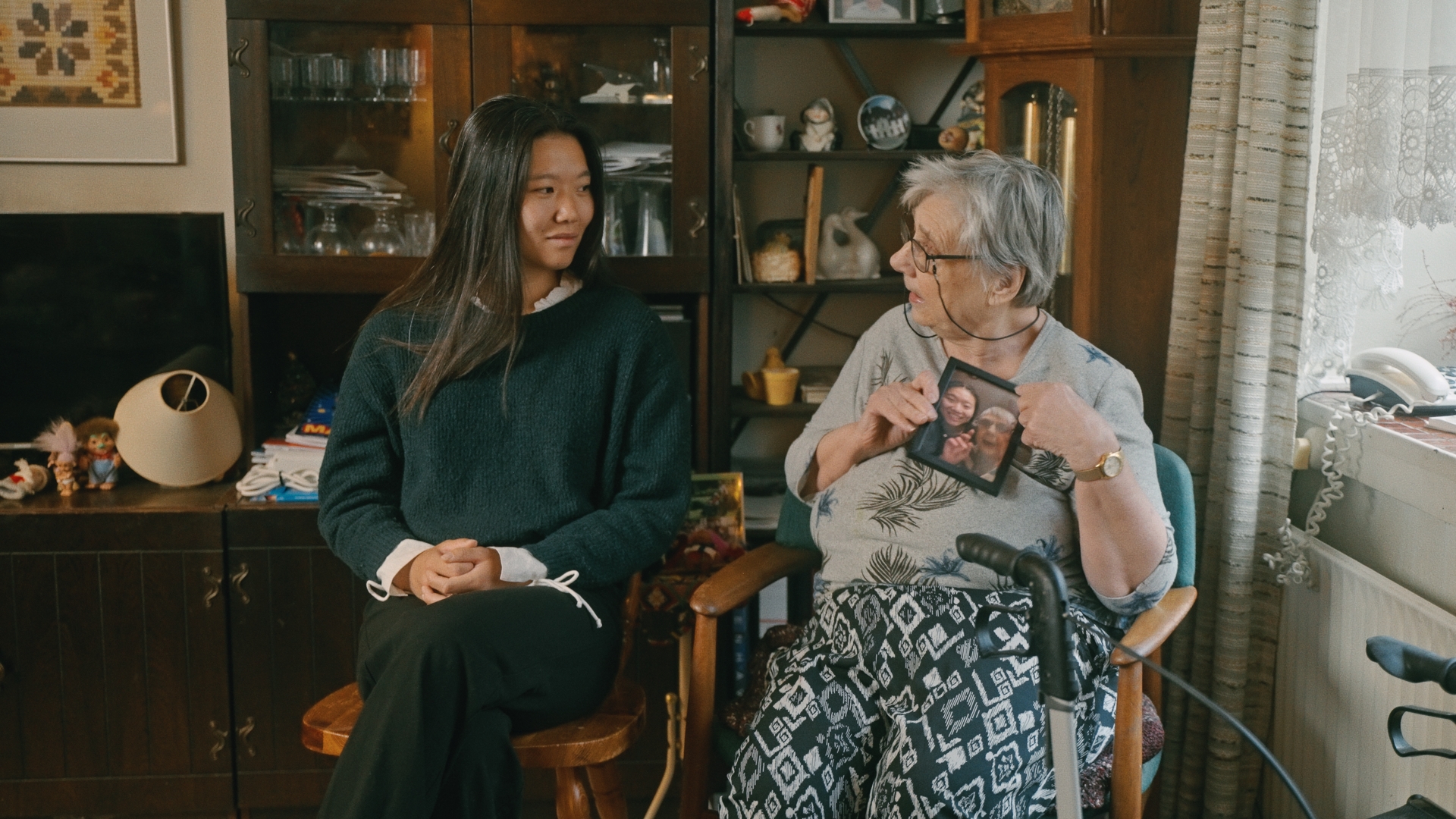 Visiting friends for seniors - Red Cross Capital